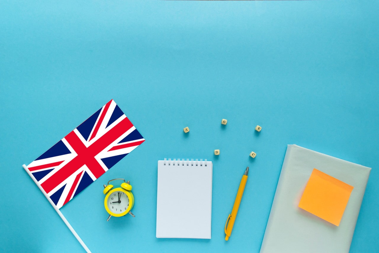 and so onの使い方｜英作文でしか使わない？etc.との違いも例文解説 - 笑えるEnglish｜藤原紗耶公式サイト